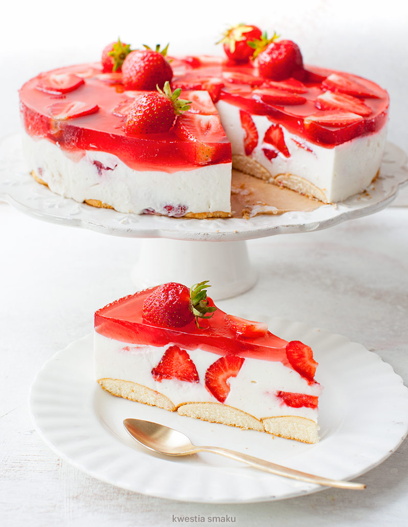 Sernik na zimno z truskawkami | Kwestia Smaku