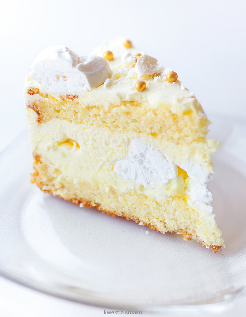 Tradycyjny tort cytrynowy z bezami | Kwestia Smaku
